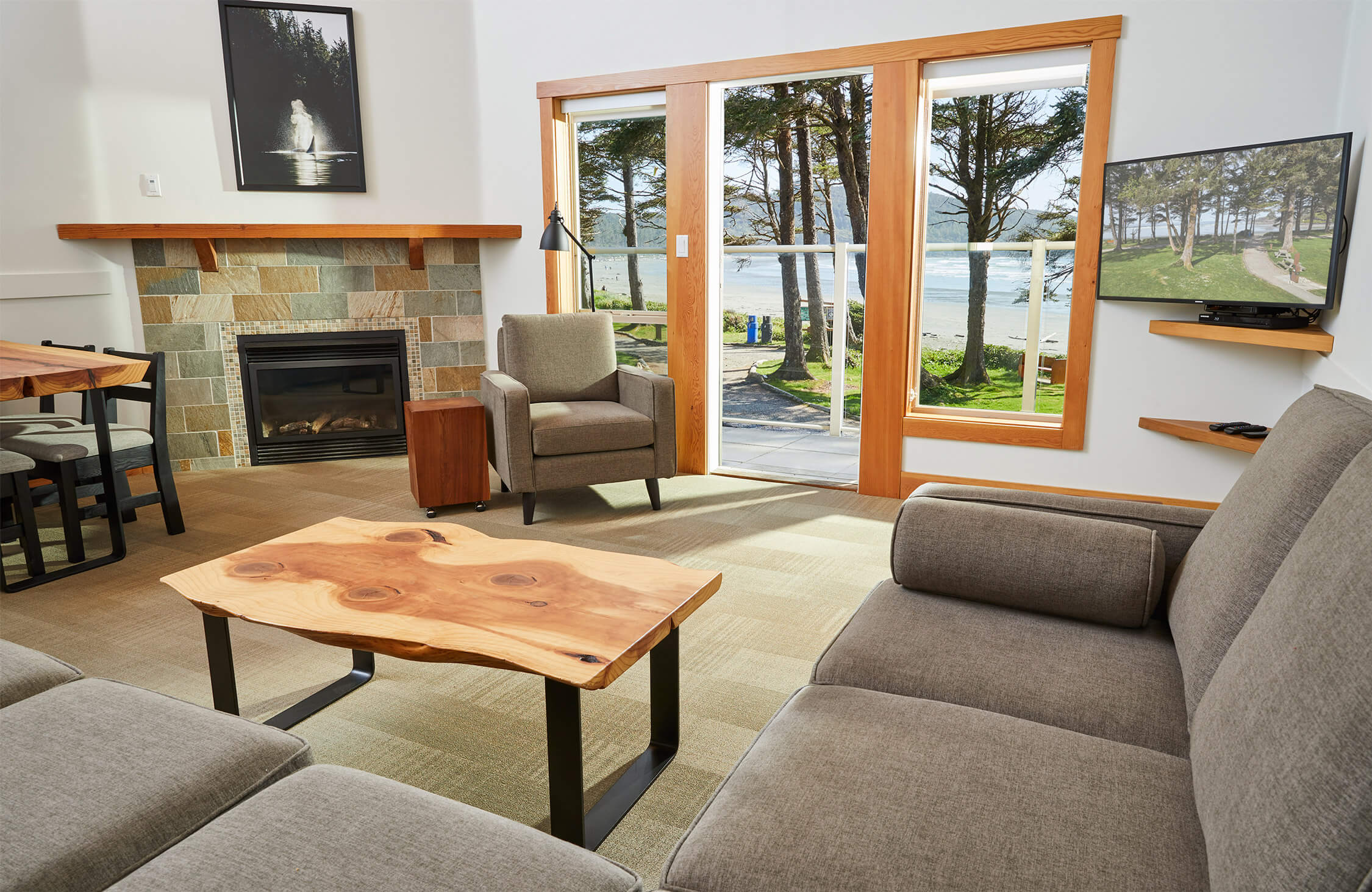 One Bedroom Beachfront Suite - Pacific Sands